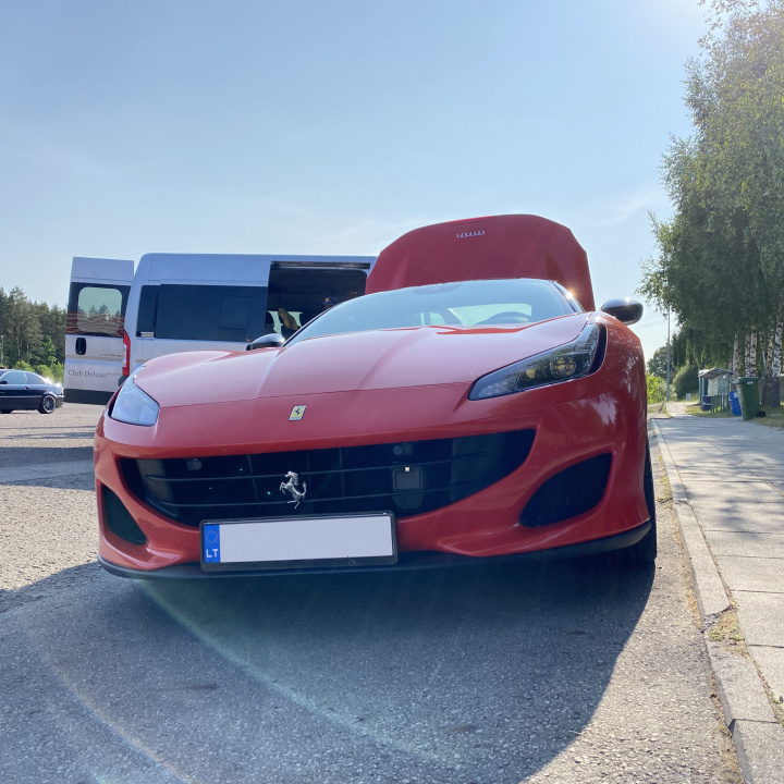 Ferrari Portofino on the race track - Impressions Flow