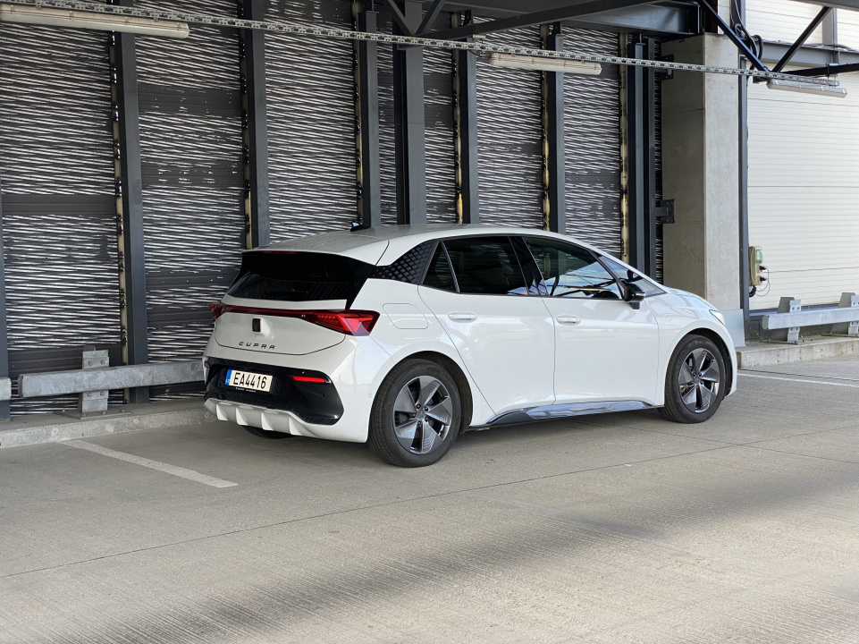 The Electric Cupra Born 2023 - Impressions Flow
